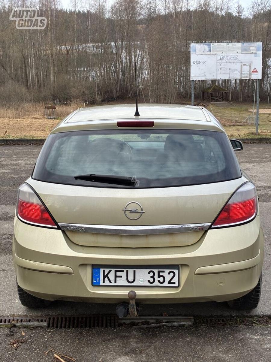 Opel Astra 2005 in Zarasai, with an engine capacity of 1.70 L and mileage of 353 thousand km for 420 €, photo 4 on AUTOMOTO.COM.LV