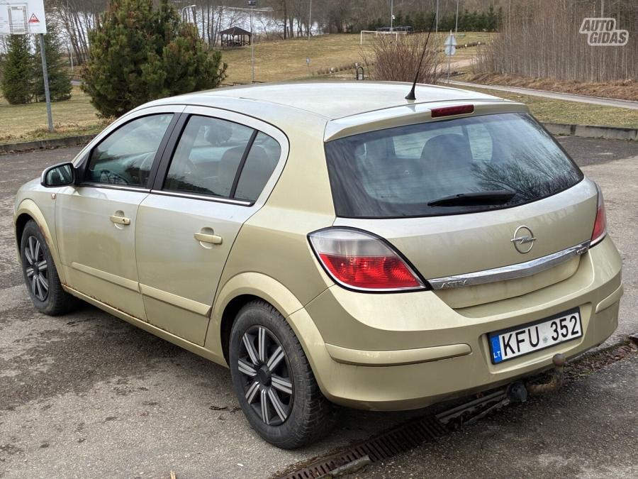 Opel Astra 2005 in Zarasai, with an engine capacity of 1.70 L and mileage of 353 thousand km for 420 €, photo 5 on AUTOMOTO.COM.LV