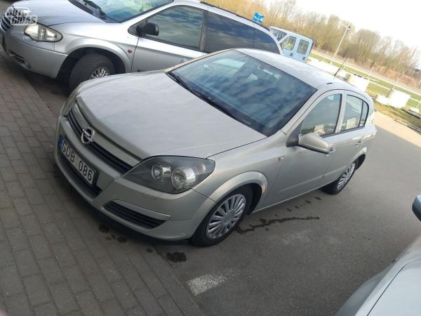 Opel Astra 2005 in Vilnius, with an engine capacity of 1.70 L and mileage of 295 thousand km for 599 €, photo 3 on AUTOMOTO.COM.LV