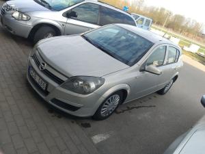 Opel Astra 2005 in Vilnius, with an engine capacity of 1.70 L and mileage of 295 thousand km for 599 €, photo 4 on AUTOMOTO.COM.LV