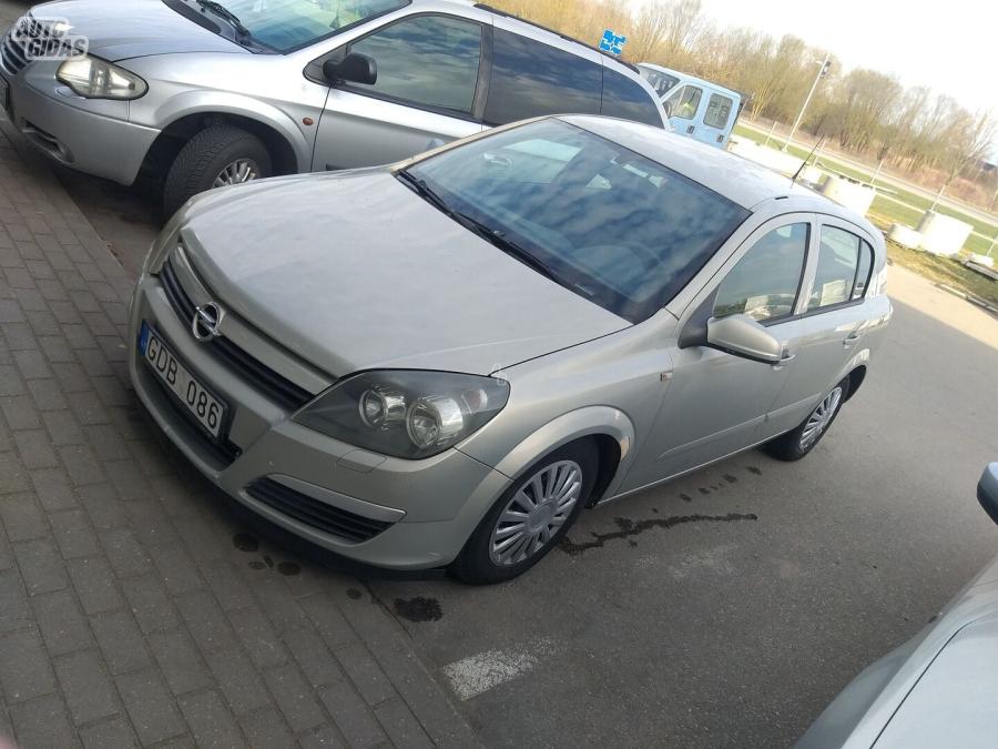 Opel Astra 2005 in Vilnius, with an engine capacity of 1.70 L and mileage of 295 thousand km for 599 €, photo 4 on AUTOMOTO.COM.LV