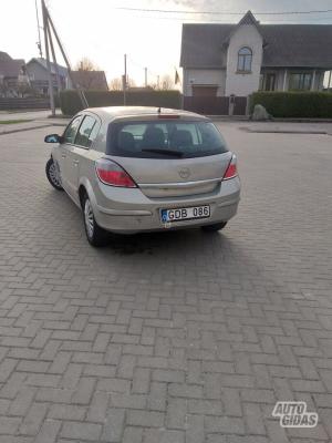 Opel Astra 2005 in Vilnius, with an engine capacity of 1.70 L and mileage of 295 thousand km for 599 €, photo 3 on AUTOMOTO.COM.LV