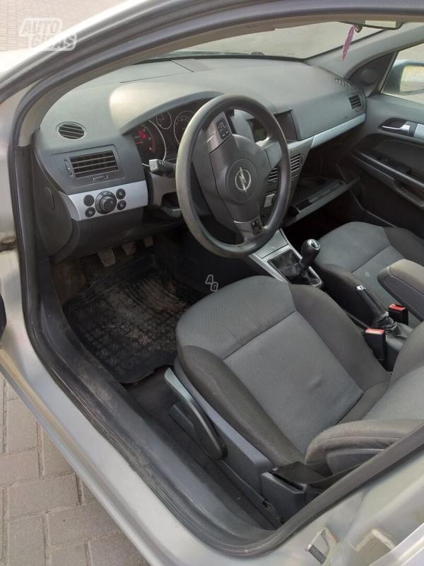 Opel Astra 2005 Viļņa, ar dzinēja tilpumu 1.70 L un nobraukumu 265 tūkst. km par 600 €, foto 5 vietnē AUTOMOTO.COM.LV