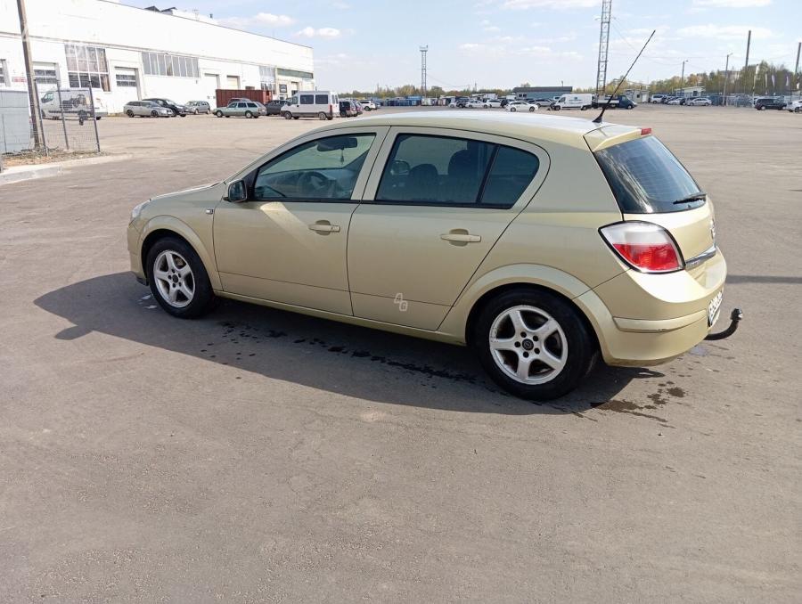 Opel Astra 2005 in Panevezys, with an engine capacity of 1.70 L and mileage of 185 thousand km for 1450 €, photo 3 on AUTOMOTO.COM.LV