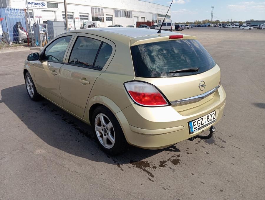 Opel Astra 2005 in Panevezys, with an engine capacity of 1.70 L and mileage of 185 thousand km for 1450 €, photo 4 on AUTOMOTO.COM.LV