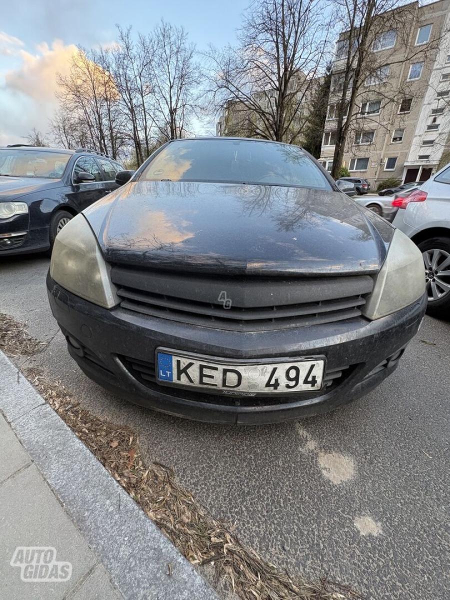 Opel Astra 2005 in Vilnius, with an engine capacity of 1.90 L and mileage of 295 thousand km for 450 €, photo 4 on AUTOMOTO.COM.LV