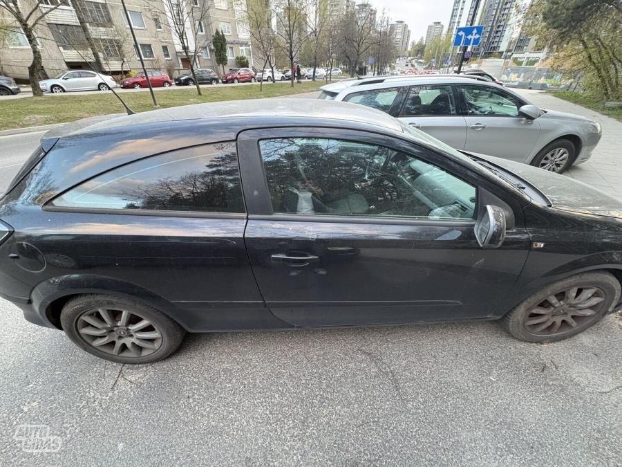 Opel Astra 2005 in Vilnius, with an engine capacity of 1.90 L and mileage of 295 thousand km for 450 €, photo 6 on AUTOMOTO.COM.LV
