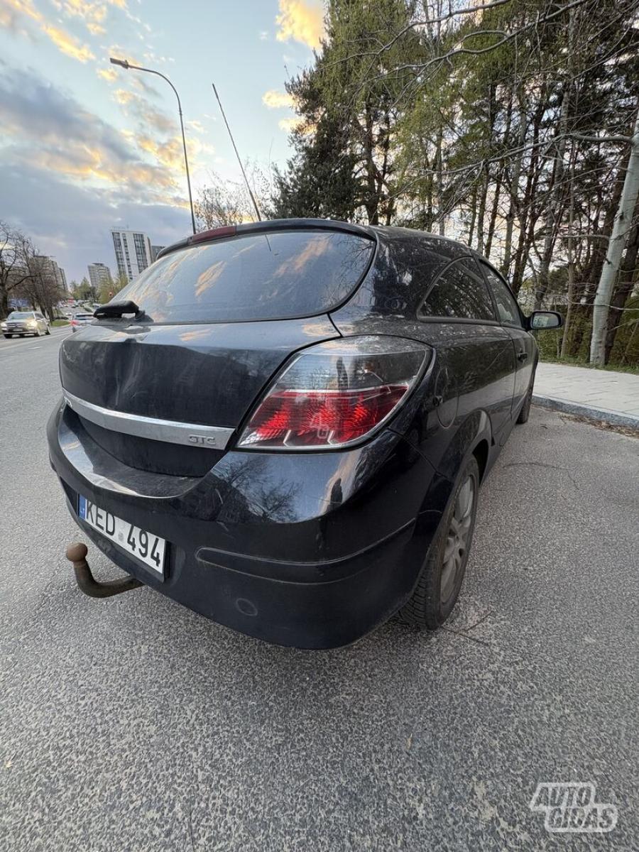 Opel Astra 2005 in Vilnius, with an engine capacity of 1.90 L and mileage of 295 thousand km for 450 €, photo 7 on AUTOMOTO.COM.LV