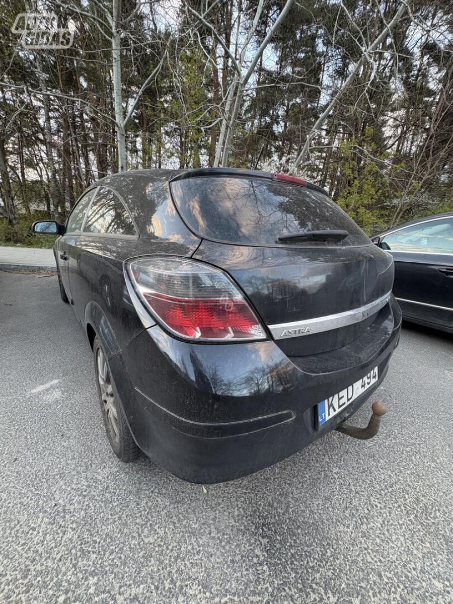 Opel Astra 2005 in Vilnius, with an engine capacity of 1.90 L and mileage of 295 thousand km for 450 €, photo 9 on AUTOMOTO.COM.LV
