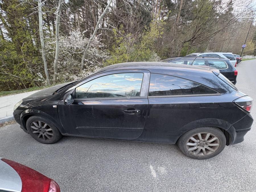 Opel Astra 2005 in Vilnius, with an engine capacity of 1.90 L and mileage of 295 thousand km for 450 €, photo 10 on AUTOMOTO.COM.LV