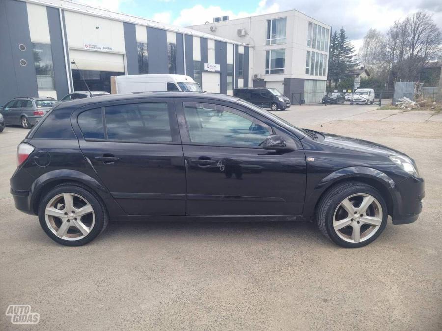 Opel Astra 2005 in Vilnius, with an engine capacity of 1.60 L and mileage of 221 thousand km for 2600 €, photo 6 on AUTOMOTO.COM.LV