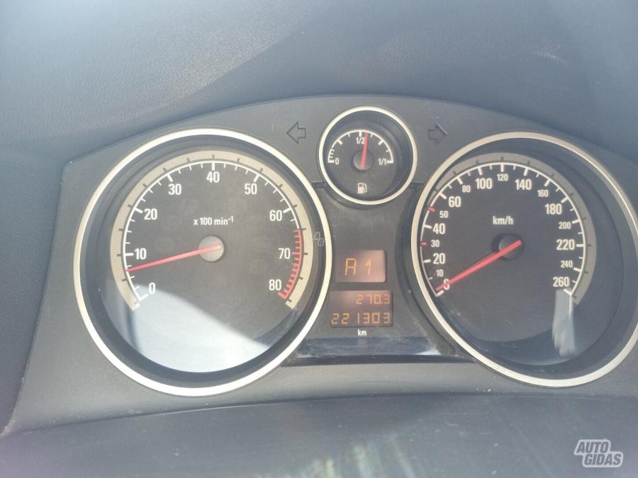 Opel Astra 2005 in Vilnius, with an engine capacity of 1.60 L and mileage of 221 thousand km for 2600 €, photo 10 on AUTOMOTO.COM.LV