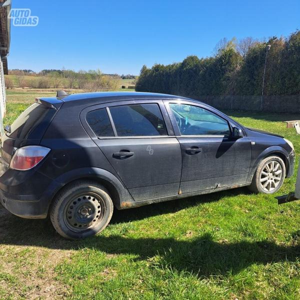 Opel Astra 2005 Alīta, ar dzinēja tilpumu 1.90 L un nobraukumu 333 tūkst. km par 420 €, foto 3 vietnē AUTOMOTO.COM.LV