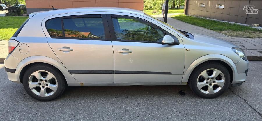 Opel Astra 2005 in Vilnius, with an engine capacity of 1.80 L and mileage of 220 thousand km for 975 €, photo 5 on AUTOMOTO.COM.LV