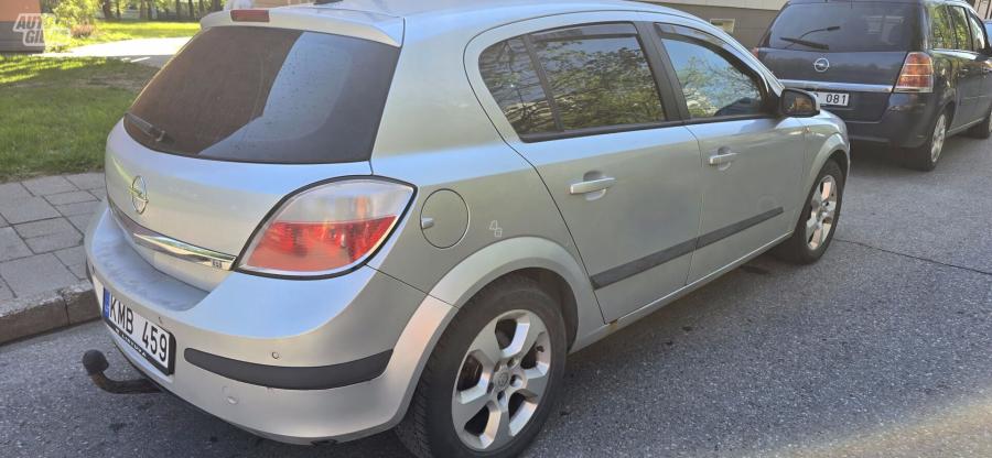 Opel Astra 2005 in Vilnius, with an engine capacity of 1.80 L and mileage of 220 thousand km for 975 €, photo 6 on AUTOMOTO.COM.LV