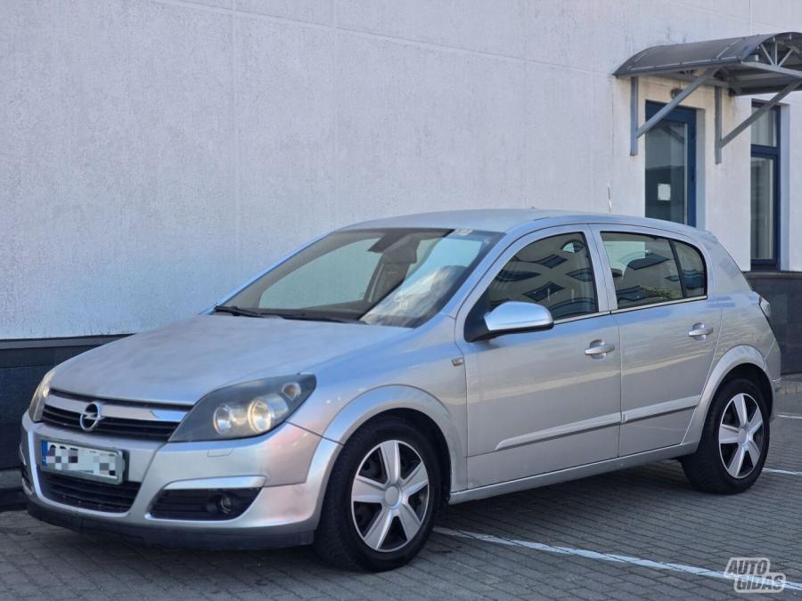 Opel Astra 2005 in Vilnius, with an engine capacity of 1.90 L and mileage of 294 thousand km for 800 €, photo 1 on AUTOMOTO.COM.LV