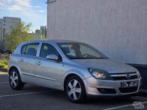 Opel Astra 2005 in Vilnius, with an engine capacity of 1.90 L and mileage of 294 thousand km for 800 €, photo 3 on AUTOMOTO.COM.LV
