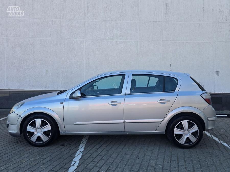 Opel Astra 2005 in Vilnius, with an engine capacity of 1.90 L and mileage of 294 thousand km for 800 €, photo 5 on AUTOMOTO.COM.LV