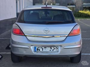 Opel Astra 2005 in Vilnius, with an engine capacity of 1.90 L and mileage of 294 thousand km for 800 €, photo 9 on AUTOMOTO.COM.LV