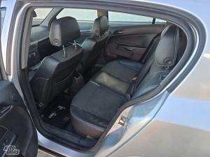 Opel Astra 2005 in Vilnius, with an engine capacity of 1.90 L and mileage of 294 thousand km for 800 €, photo 13 on AUTOMOTO.COM.LV