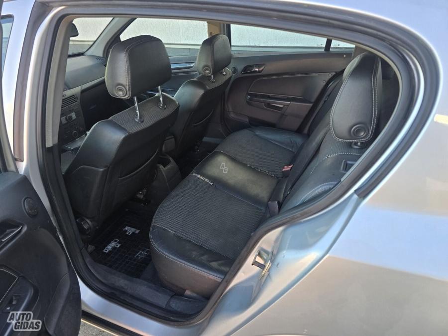Opel Astra 2005 in Vilnius, with an engine capacity of 1.90 L and mileage of 294 thousand km for 800 €, photo 13 on AUTOMOTO.COM.LV