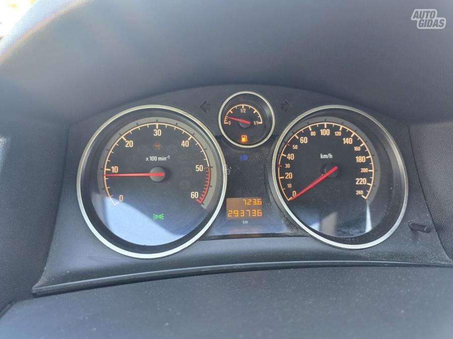Opel Astra 2005 in Vilnius, with an engine capacity of 1.90 L and mileage of 294 thousand km for 800 €, photo 14 on AUTOMOTO.COM.LV