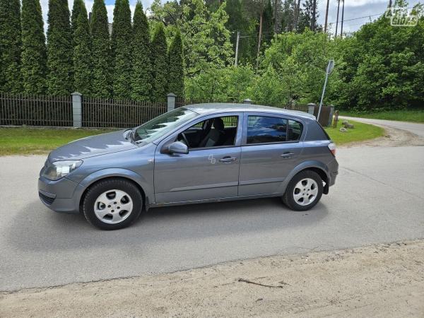 Opel Astra 2005 in Prienai, with an engine capacity of 1.60 L and mileage of 261 thousand km for 888 €, photo 7 on AUTOMOTO.COM.LV