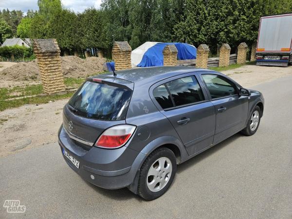 Opel Astra 2005 in Prienai, with an engine capacity of 1.60 L and mileage of 261 thousand km for 888 €, photo 8 on AUTOMOTO.COM.LV