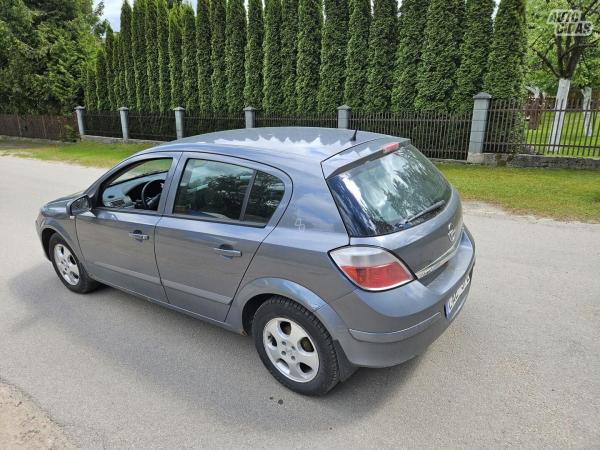 Opel Astra 2005 in Prienai, with an engine capacity of 1.60 L and mileage of 261 thousand km for 888 €, photo 9 on AUTOMOTO.COM.LV