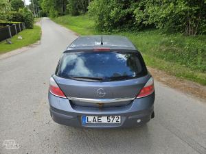 Opel Astra 2005 in Prienai, with an engine capacity of 1.60 L and mileage of 261 thousand km for 888 €, photo 15 on AUTOMOTO.COM.LV