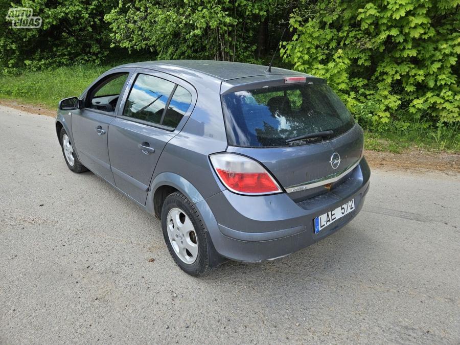 Opel Astra 2005 in Prienai, with an engine capacity of 1.60 L and mileage of 265 thousand km for 777 €, photo 11 on AUTOMOTO.COM.LV