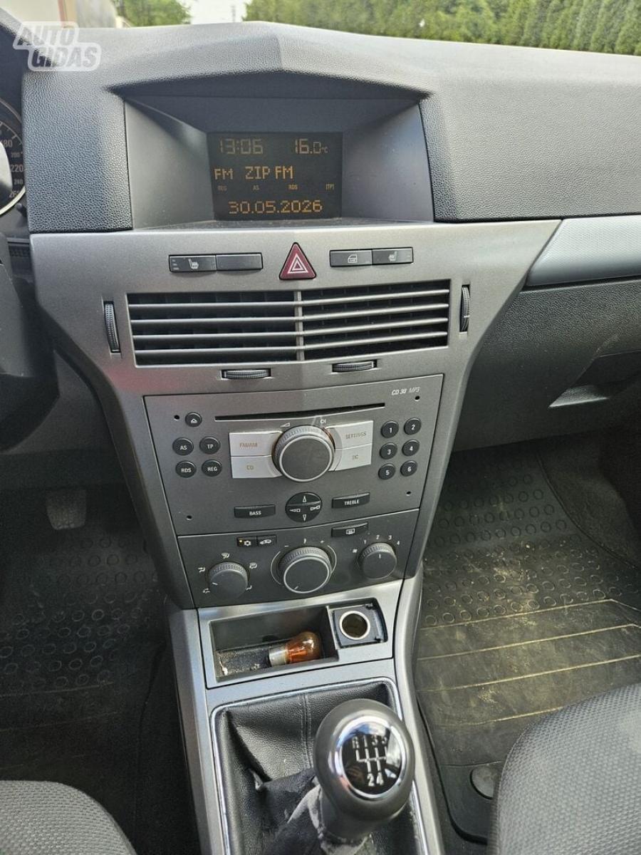 Opel Astra 2005 in Prienai, with an engine capacity of 1.60 L and mileage of 265 thousand km for 777 €, photo 14 on AUTOMOTO.COM.LV