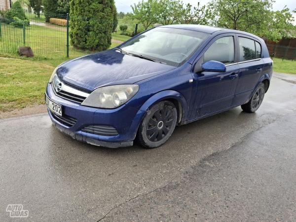 Opel Astra 2005 in Mazeikiai, with an engine capacity of 1.70 L and mileage of 266 thousand km for 750 €, photo 1 on AUTOMOTO.COM.LV