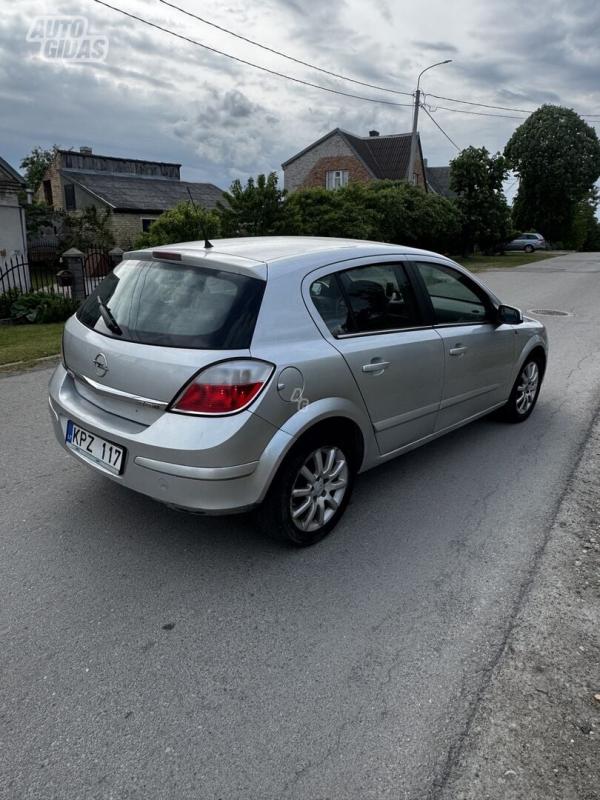 Opel Astra 2005 in Siauliai, with an engine capacity of 1.70 L and mileage of 250 thousand km for 850 €, photo 3 on AUTOMOTO.COM.LV