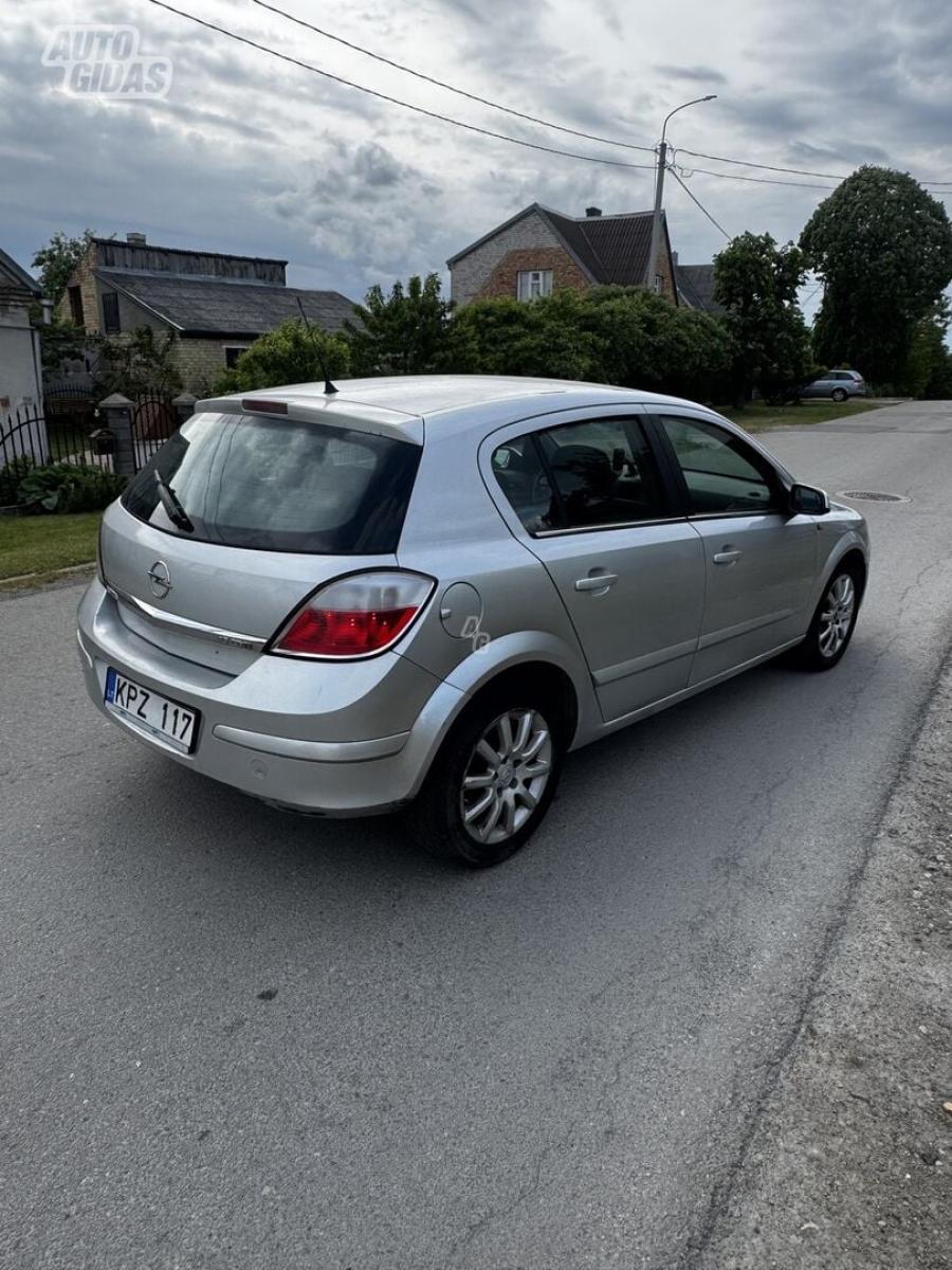 Opel Astra 2005 in Siauliai, with an engine capacity of 1.70 L and mileage of 250 thousand km for 850 €, photo 4 on AUTOMOTO.COM.LV