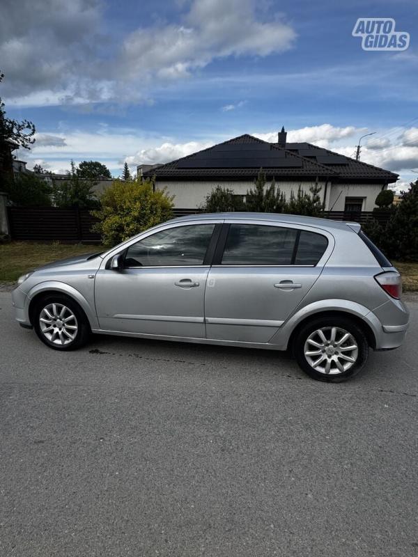 Opel Astra 2005 in Siauliai, with an engine capacity of 1.70 L and mileage of 250 thousand km for 850 €, photo 5 on AUTOMOTO.COM.LV