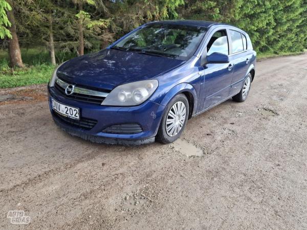Opel Astra 2005 in Mazeikiai, with an engine capacity of 1.70 L and mileage of 266 thousand km for 750 €, photo 1 on AUTOMOTO.COM.LV