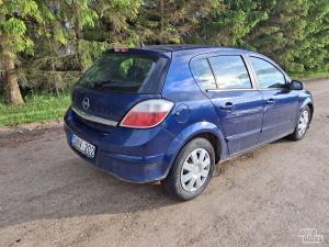 Opel Astra 2005 in Mazeikiai, with an engine capacity of 1.70 L and mileage of 256 thousand km for 750 €, photo 3 on AUTOMOTO.COM.LV