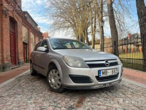 Opel Astra 2005 Cēsis, ar dzinēja tilpumu 1.60 L un nobraukumu 250 tūkst. km par 990 €, foto  vietnē AUTOMOTO.COM.LV