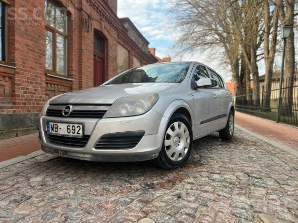 Opel Astra 2005 in Cesis, with an engine capacity of 1.60 L and mileage of 250 thousand km for 990 €, photo 3 on AUTOMOTO.COM.LV