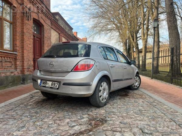 Opel Astra 2005 in Cesis, with an engine capacity of 1.60 L and mileage of 250 thousand km for 990 €, photo 5 on AUTOMOTO.COM.LV