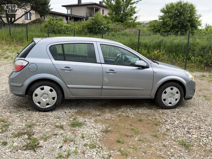 Opel Astra 2005 Viļņa, ar dzinēja tilpumu 1.60 L un nobraukumu 240 tūkst. km par 850 €, foto 5 vietnē AUTOMOTO.COM.LV