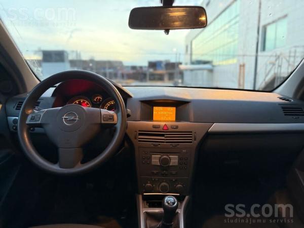 Opel Astra 2005 in Riga, with an engine capacity of 1.60 L and mileage of 0 thousand km for 2300 €, photo 4 on AUTOMOTO.COM.LV