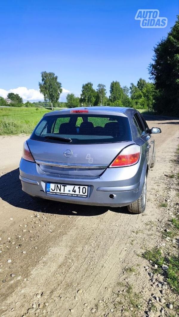 Opel Astra 2005 in Klaipeda, with an engine capacity of 1.90 L and mileage of 250 thousand km for 950 €, photo 3 on AUTOMOTO.COM.LV