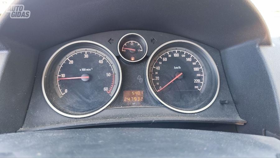 Opel Astra 2005 in Klaipeda, with an engine capacity of 1.90 L and mileage of 250 thousand km for 950 €, photo 6 on AUTOMOTO.COM.LV