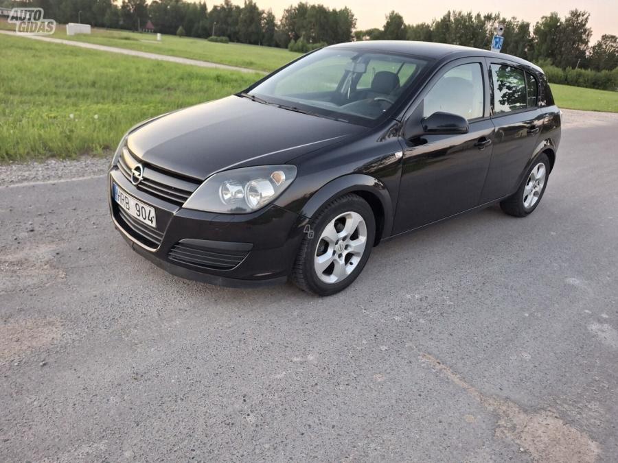Opel Astra 2005 in Mazeikiai, with an engine capacity of 1.70 L and mileage of 266 thousand km for 950 €, photo 1 on AUTOMOTO.COM.LV
