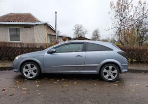Opel Astra 2005 in Naujoji Akmene, with an engine capacity of 1.90 L and mileage of 263 thousand km for 990 €, photo 4 on AUTOMOTO.COM.LV