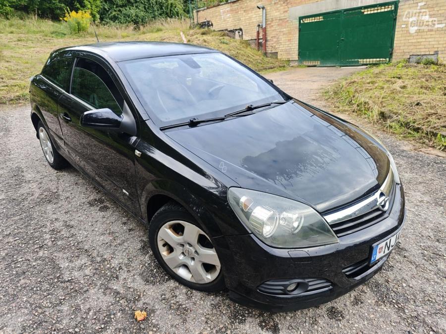 Opel Astra 2005 in Vilnius, with an engine capacity of 1.70 L and mileage of 295 thousand km for 580 €, photo 3 on AUTOMOTO.COM.LV
