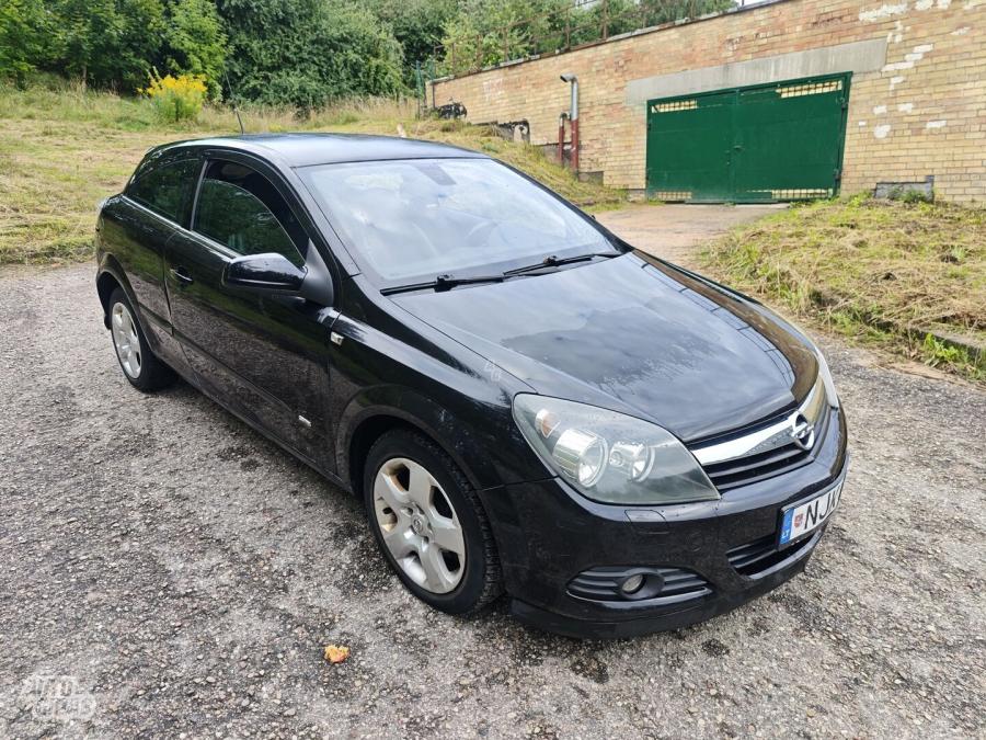 Opel Astra 2005 in Vilnius, with an engine capacity of 1.70 L and mileage of 295 thousand km for 580 €, photo 6 on AUTOMOTO.COM.LV