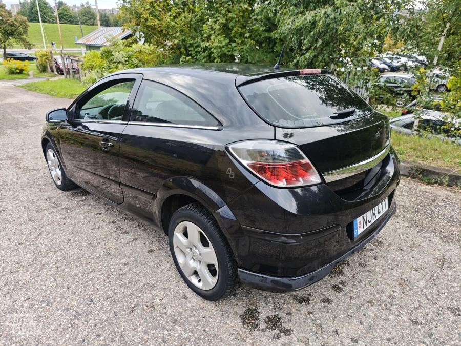 Opel Astra 2005 in Vilnius, with an engine capacity of 1.70 L and mileage of 295 thousand km for 580 €, photo 9 on AUTOMOTO.COM.LV